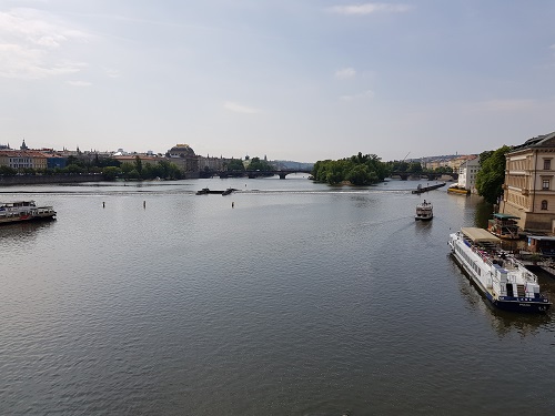 Blick_auf_die_Moldau | Franz-Oberthür-Schule